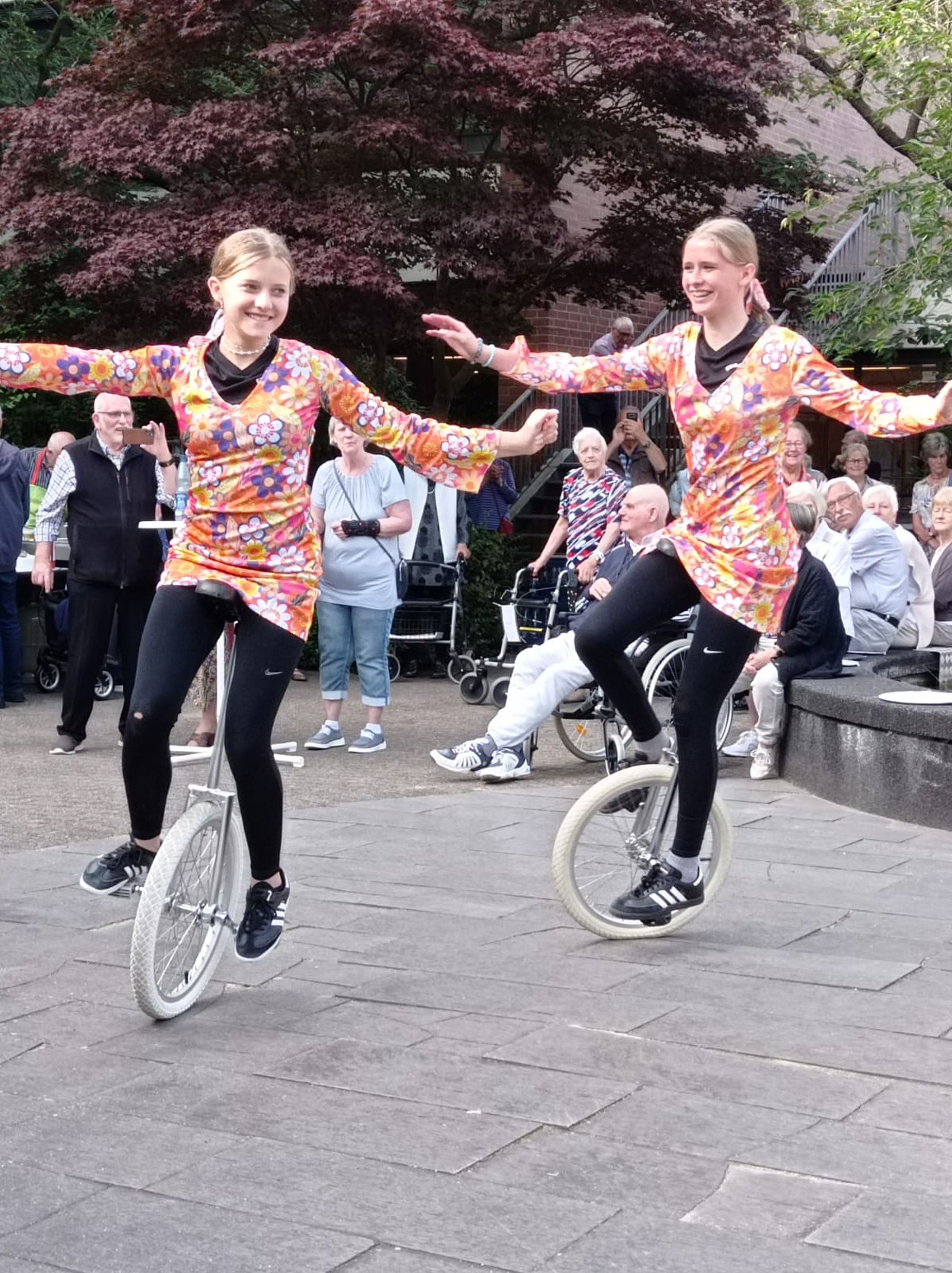 Auftritt der Einradkids im Albertinen-Haus - Am Heidberg